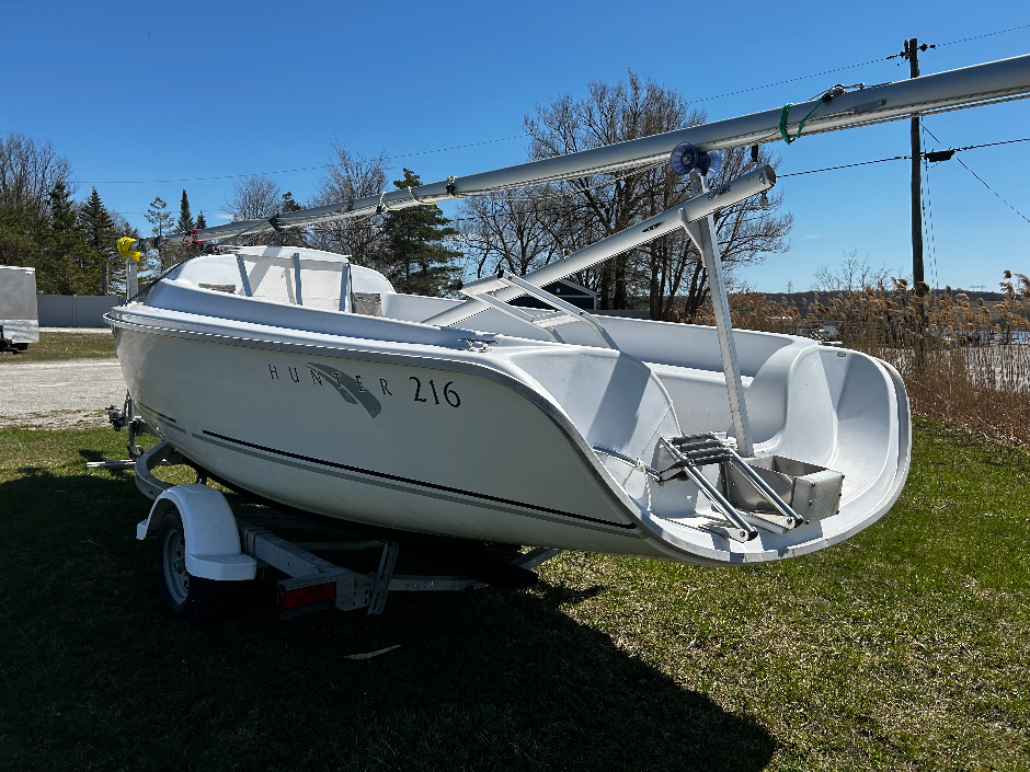 Marlow-Hunter 216 | Quiet Waters Sailboats